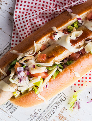 Funky Honey Dog - Hot Dog mit Honig Senf Sauce und Bratwurst